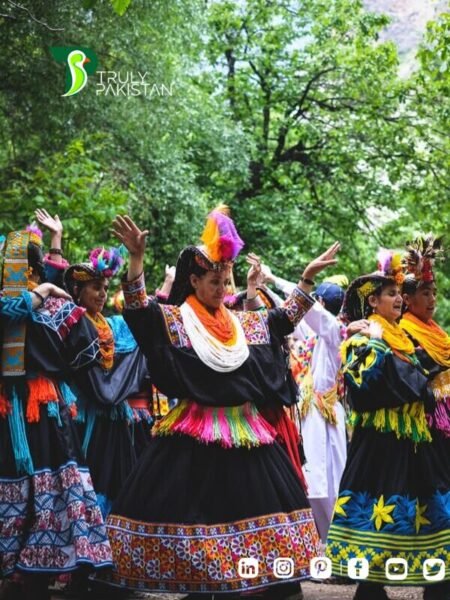 Pakistani Cultural Festivals You Shouldn’t Miss: A